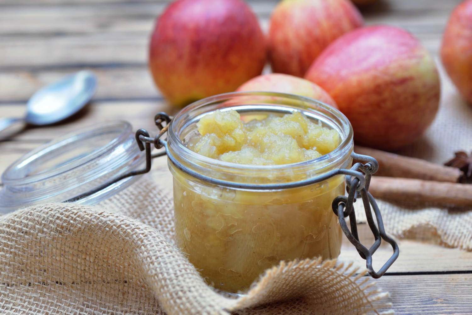 Recette : compote de pomme épicée - Les Compagnons des saisons